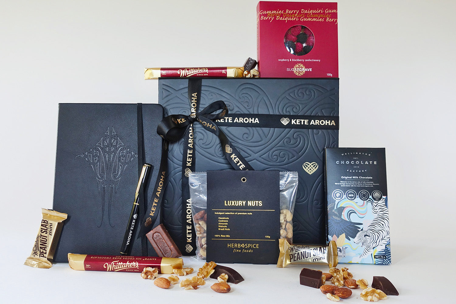 Mihi Gift Box (black) – Kete Aroha